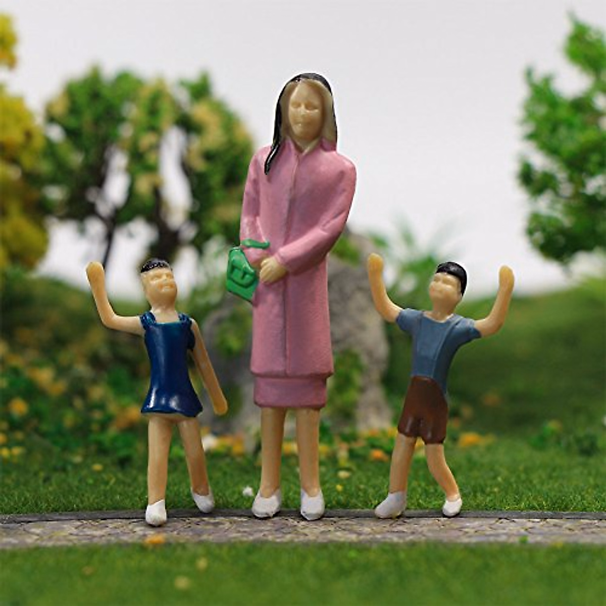 P3001 28pcs 1:30 Painted Figures I Scale Standing and Seat People Assorted Poses Model Trains