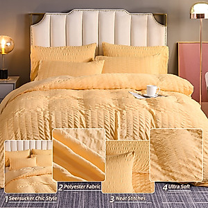 A Nice Night Seersucker Chic Comforter Set，Hotel Style Bedding Set,Soft Microfiber and Durable Bedding Set for All Seasons (Yellow, Queen(88-by-88-inches))