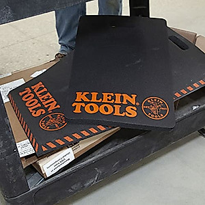 Klein Tools 60135 Kneeling Pads, Adult Mens Soft Thick Closed Cell Soft Foam Professional Tradesman Pro Pads with Handle, Black
