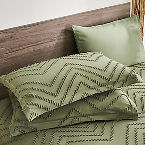 FLYMME Sage Green Queen Comforter Set with Sheets,Tufted Bed in a Bag 7 Pieces, Chevron Boho Shabby Chic Farmhouse Bedding Set,Soft Microfiber Comforter for ALL Season（Sage Green,90”*90”）