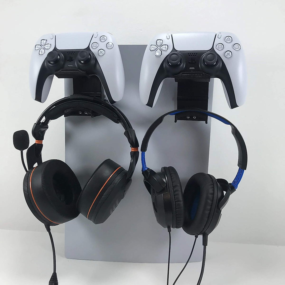 3D Cabin Product Deluxe Wall Mounting Kit Set Bracket Pack Compatible with PlayStation 5 Digital Console Black Left