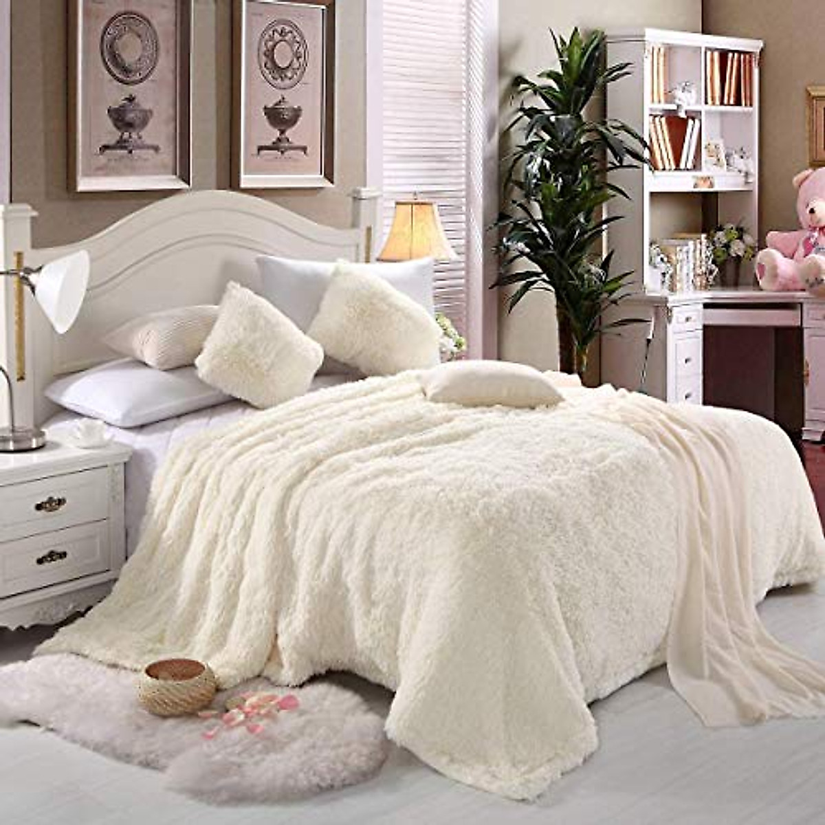 LOCHAS Super Soft Shaggy Faux Fur Blanket, Plush Fuzzy Bed Throw Decorative Washable Cozy Sherpa Fluffy Blankets for Couch Chair Sofa (Cream White 50" x 60")