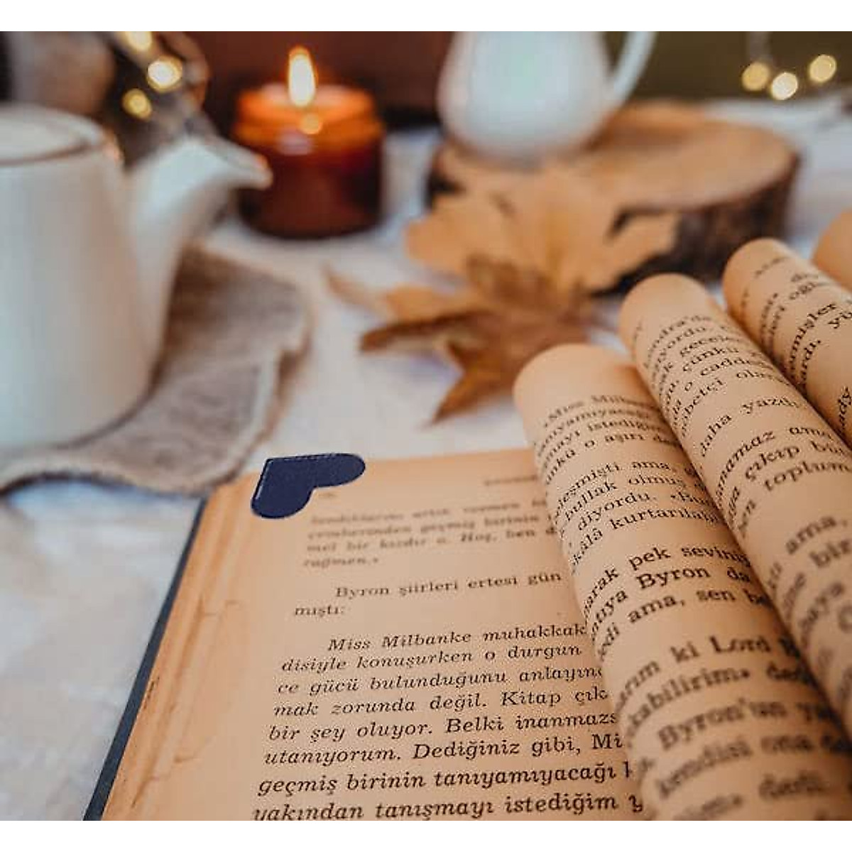 Leather Heart Bookmark，6 Pcs Corner Bookmark， Cute Book Markers, is A Suitable Birthday Christmas Graduation Gift for Girls, Children, Teachers, Students and Book Lovers