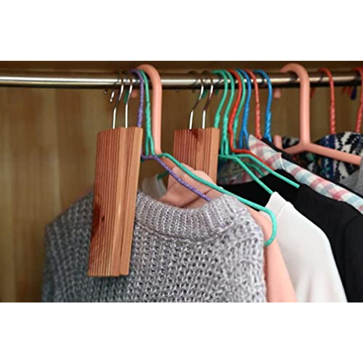 Wahdawn Cedar Hangers Planks Balls for Clothes Storage Closets Drawers Fresh Scent (4 Hangups and 10 Balls)