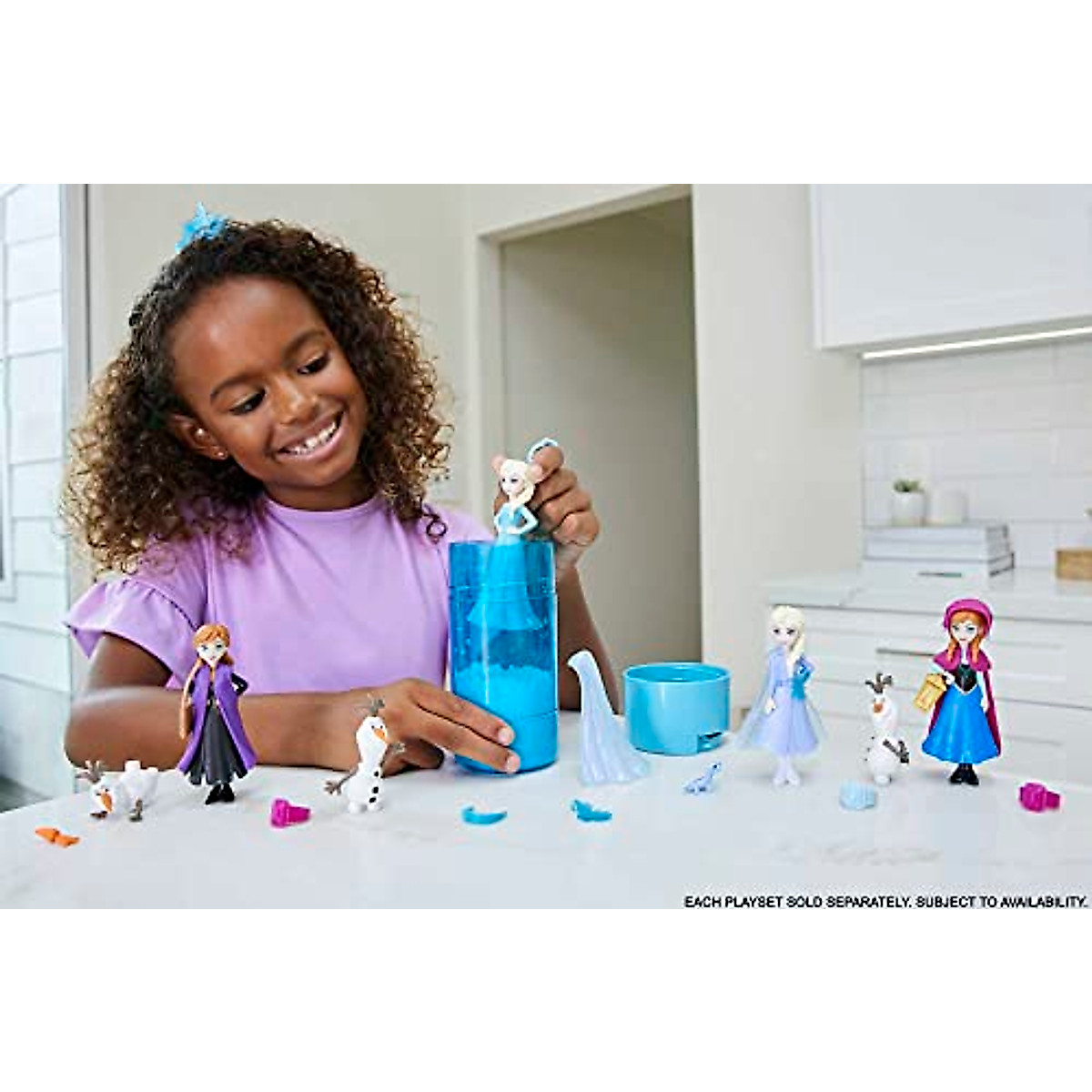 Disney Frozen by Mattel Disney Frozen Snow Color Reveal Small Doll & Accessories, 6 Surprises Include Character Figure Inspired by Disney Movies