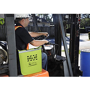 AABACO Universal Spill KIT – Perfect Spill Kits for Trucks - in Portable High Visibility Yellow Tote Bag –for Spill Response – Chemical Or Oil Containment -1 Kit