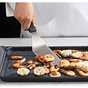 New Star Foodservice 36152 Plastic Handle Heavy Duty Hamburger Turner/Spatula with Cutting Edge, 11.5-Inch, Black