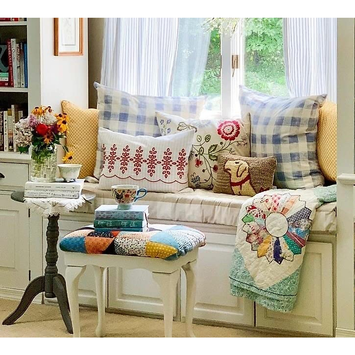 Chandler 4 Corners Artist-Designed Yellow Lab Begging Hand-Hooked Wool Decorative Petite Throw Pillow (8” x 12”)