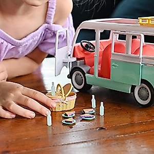 Sunny Days Entertainment Honey Bee Acres Around Town Van - 14 Accessory Pieces