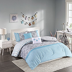 Intelligent Design Clara -All Seasons Comforter Set -5 Piece - Blue - Geometric Pattern - Full/Queen Size - Includes 1 Comforter, 2 Shams, 2 Decorative Pillows - Ideal For Guest Room
