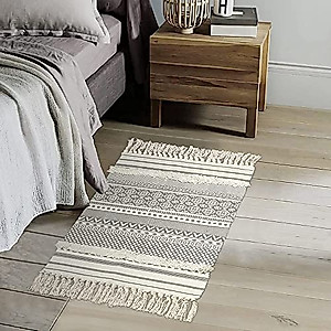 Seavish Accent Cotton Area Rug,2X3 Boho Bath Rug Aesthetic Hand Woven Farmhouse Throw Rug Shag Tufted Tassel Small Rug for Living Room Bedroom Bathroom Kitchen Dorm