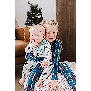 KicKee Print Long Sleeve Pajama Set, Ultra Soft and Snug Fitting PJs, Matching Top and Bottom Sleepwear Set, Newborn to Baby to Kid Pajamas (Twilight Skis - 6 Years)