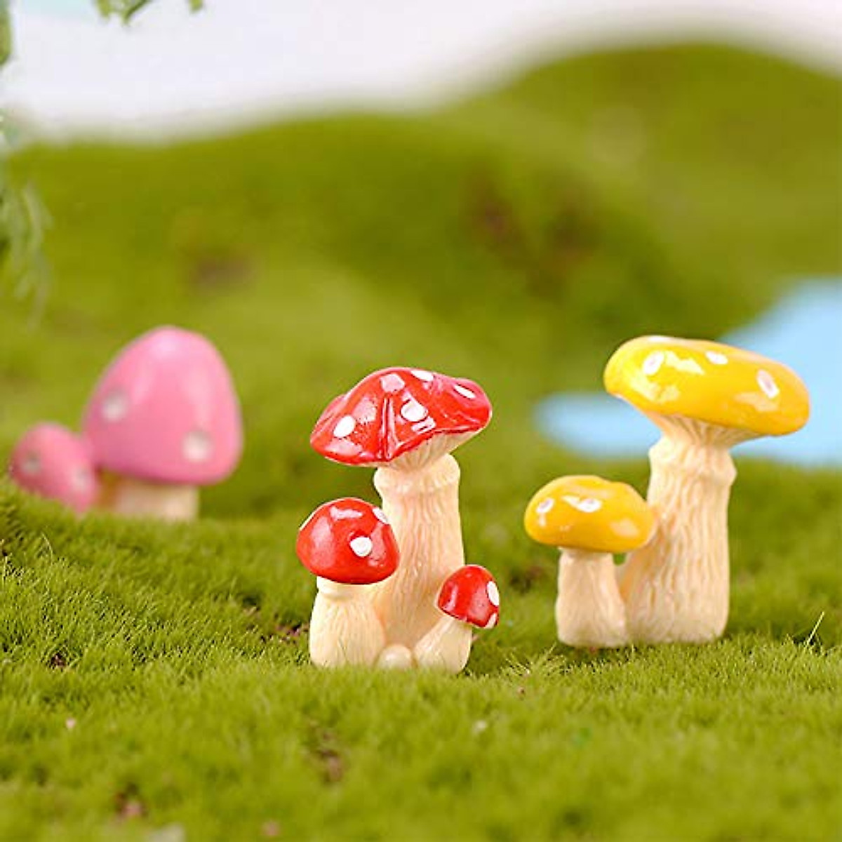 MAOMIA Miniature Mushroom Figurines 8pcs Fairy Garden Accessories Mushroom Cake Toppers Micro Landscape Garden Decoration Plant Flower Pots Ornaments(Random Style)