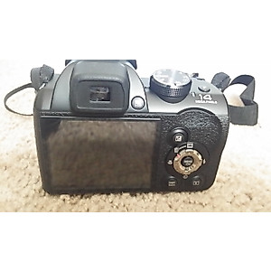 Fuji 600011995 Finepix S4200 Digital Camera Bundle 14 Mp 24x Optical Zoom; 6.7x Digital Zoom