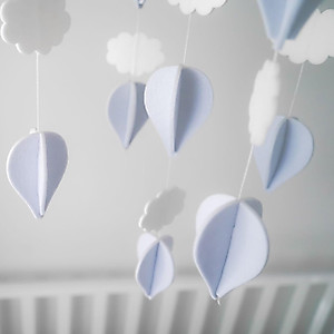 EcoCubs Handmade Baby Crib Mobile | White & Pale Grey | Hot Air Balloons & Clouds | Eco-Friendly Felt & Organic Beech Wood | Gender Neutral Nursery Decor | Simple & Modern Design