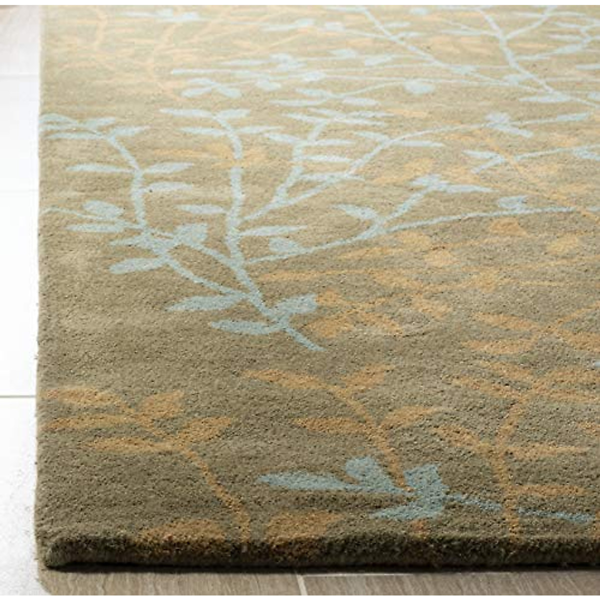 SAFAVIEH Soho Collection 7'6" x 9'6" Light Brown/Multi SOH733D Handmade Premium Wool & Viscose Area Rug