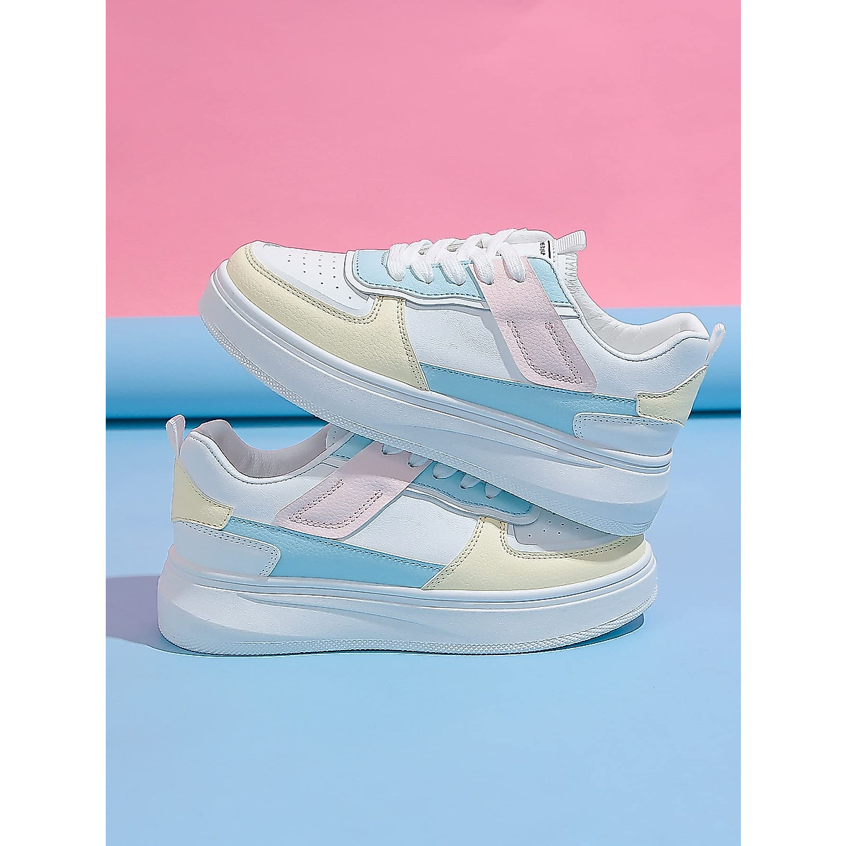 WDIRARA Women's Colorblock Lace Up Front Skater Round Toe Shoes Casual Sneakers Multicolored CN40