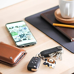 GOLLEY Compatible with AirTag Case Keychain，Apple Air Tag Case ,Airtag Holder, Silicone Protective case Secure Holder with AirTag Key Ring (Bear in Cow Hat )