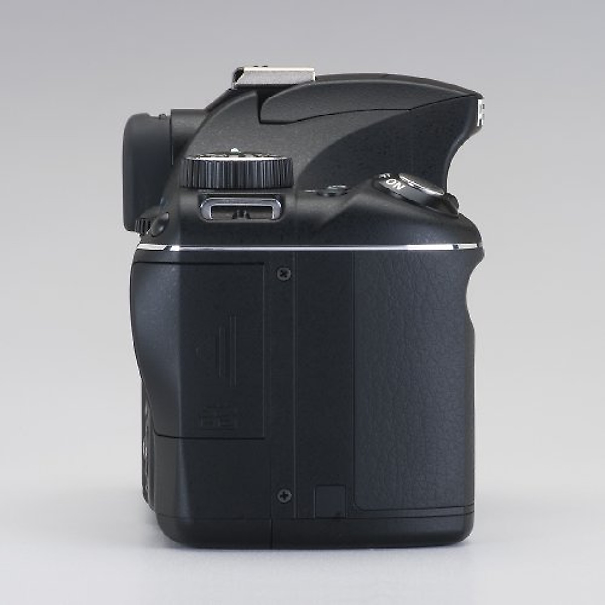 Pentax K-x 12.4 MP Digital SLR with 2.7-inch LCD and 18-55mm f/3.5-5.6 AL and 50-200mm f/4-5.6 ED Lenses (Black)