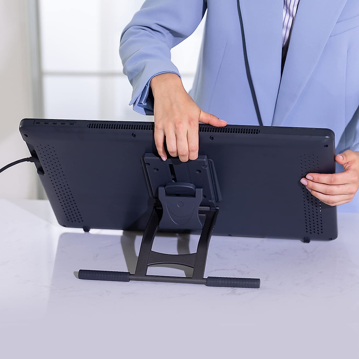 HUION ST100A Adjustable Drawing Tablet Stand for Pen Displays, Adjustable VESA Mount Desk Stand, Suitable for Kamvas 20/22/22 Plus/24/24 Plus and Kamvas Pro 24(4K)