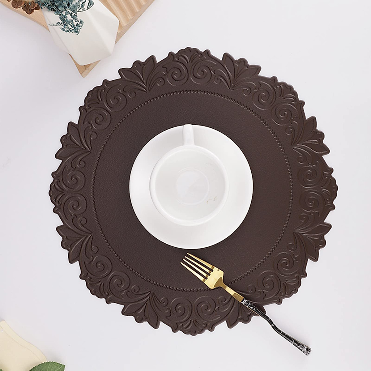 Canglifull European Embossed Waterproof Faux Leather Round Table Placemats Set of 6, Wipeable and Washable, Suitable for Round Tables, Dining Tables for Home Kitchen Decoration (Black)