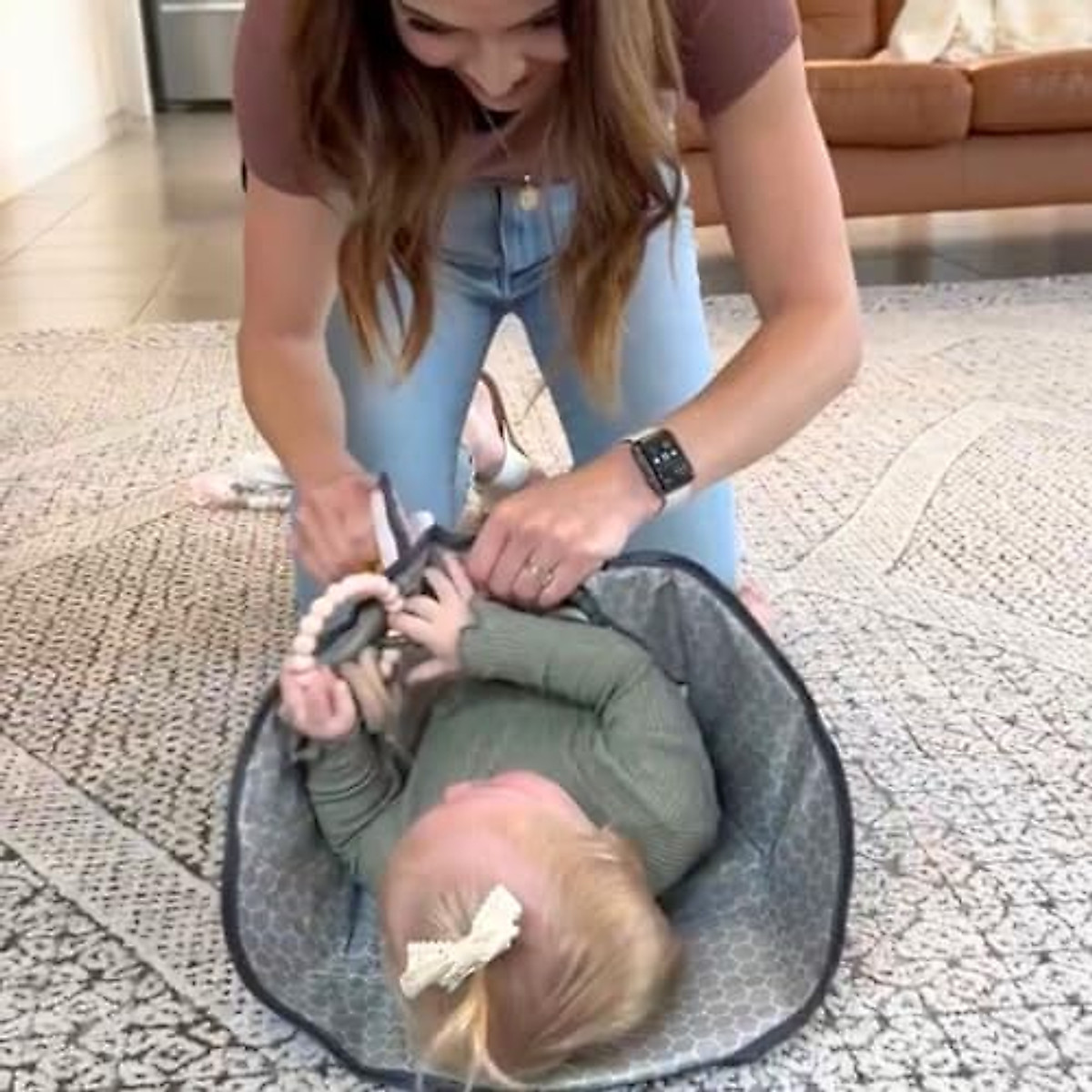 SnoofyBee - Portable Baby Changing Station: Compact, Clean-Hands Design with Dual Storage Pockets - Waterproof & Stylish (Heathered Grey)