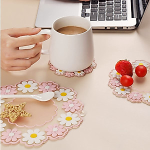 Silicone Round Placemats Set of 3, Daisy Flower Shape Heat Resistant Trivets Pot Holder Mats, Cup Potholders, Pot Holders, Non-Slip Insulation Hot Pads for Kitchen (Pink)