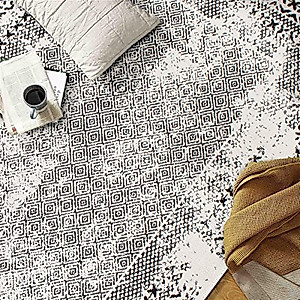 Rugshop Bohemian Distressed Border Stain Resistant High Traffic Living Room Kitchen Bedroom Dining Home Office Area Rug 5'x7' Black