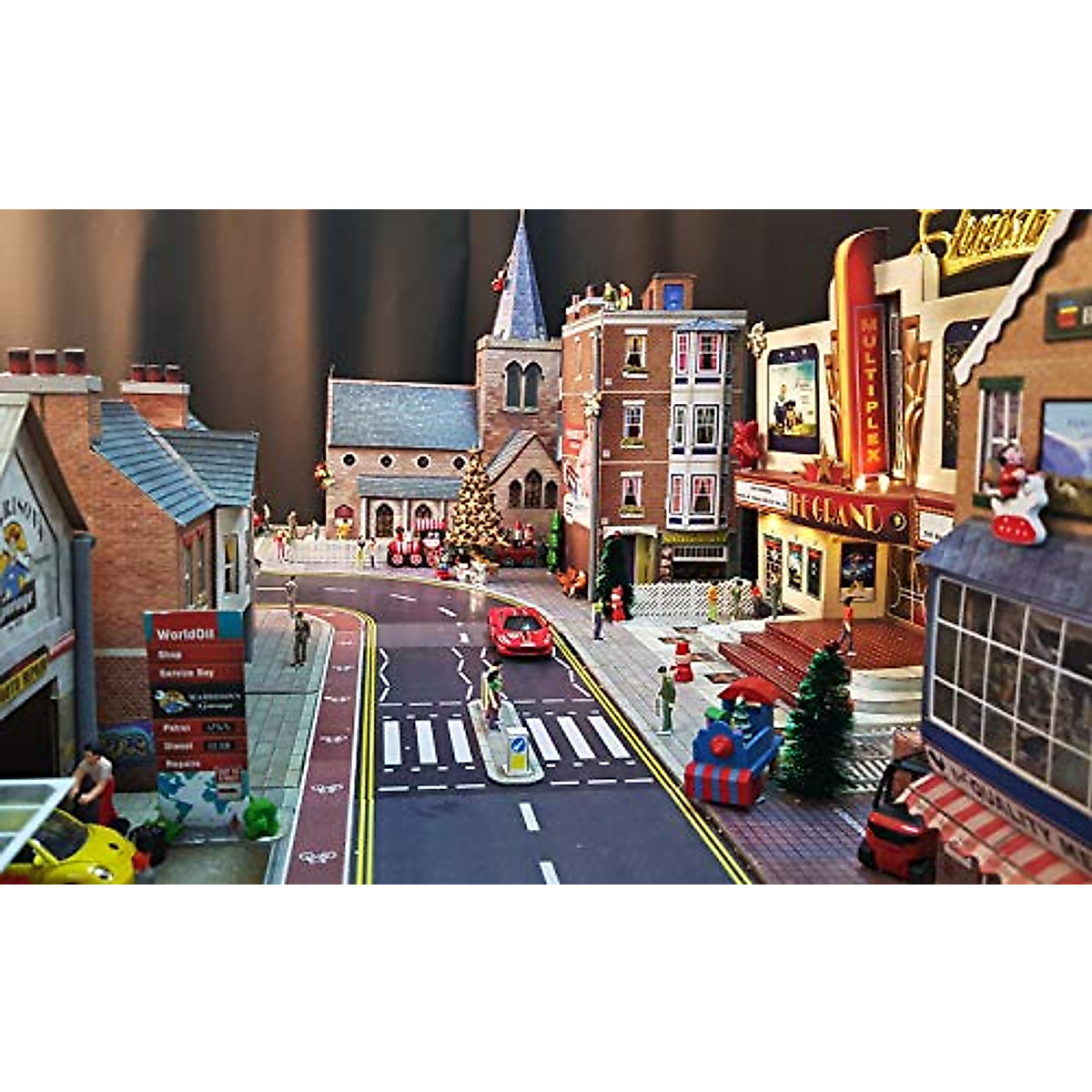 The CityBuilder Roads & PAVEMENTS Cardboard Model Layout Kit - O Scale Model Railroad Accessories