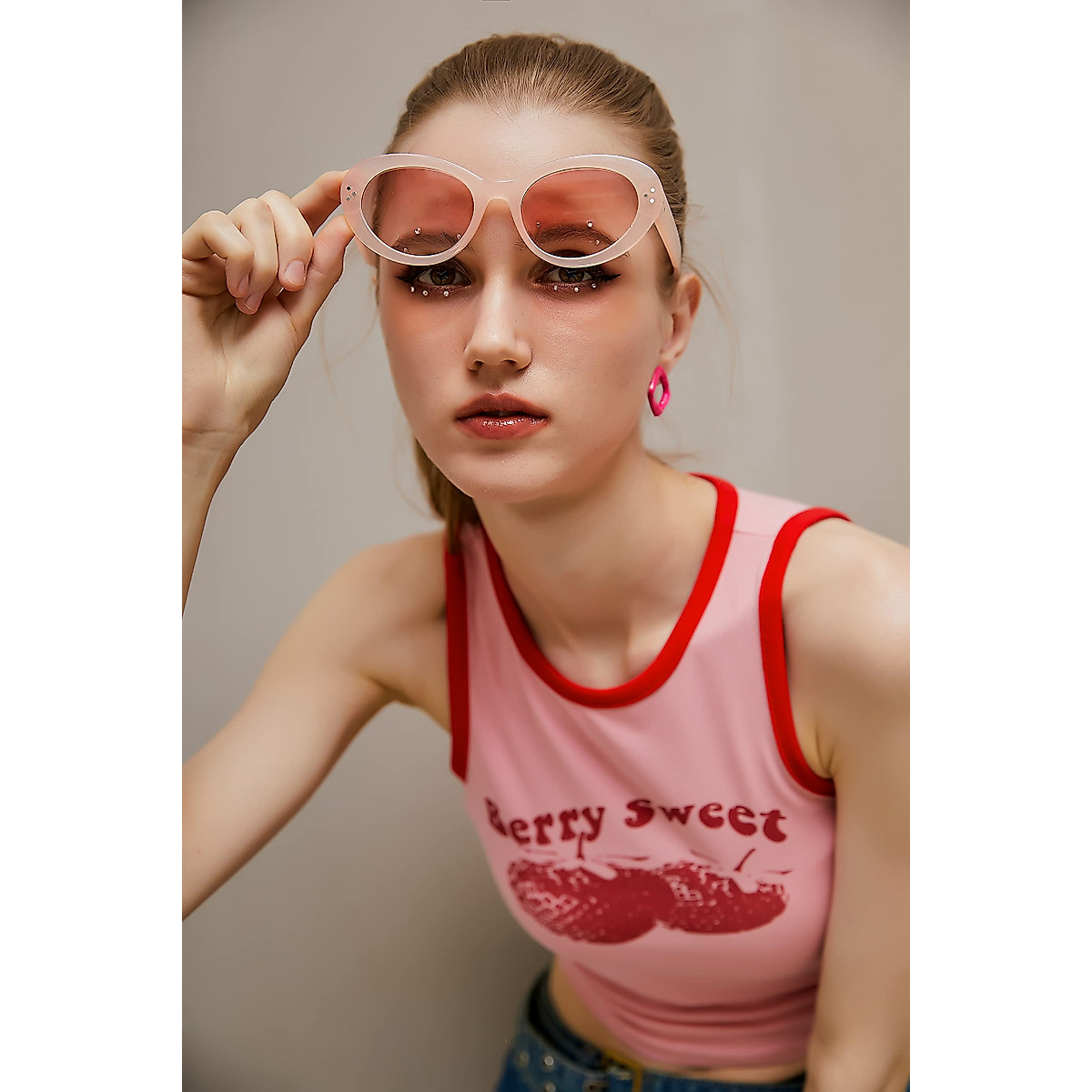 FEISEDY Y2k Oval Sunglasses Womens Thick Bold Retro Clout Goggles Round Cateye Shades B2313