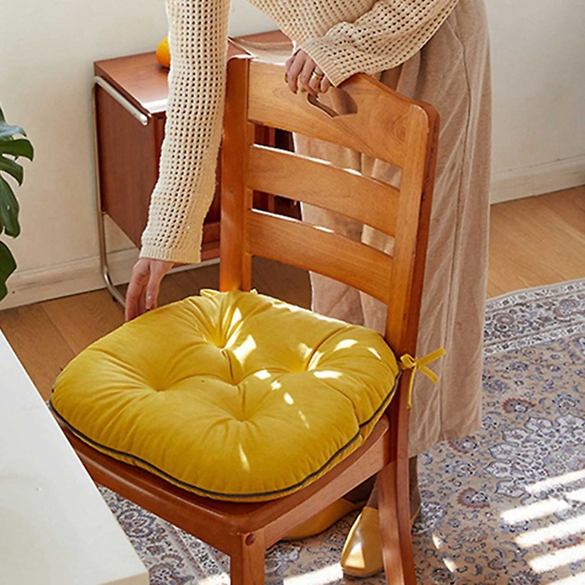 LUYAJYI Dining Chair Padding 19 X 18 Inch Lace-up Chair Cushion Non-Slip Dining Chair Cushion Machine Washable Velvet Chair Cushion White