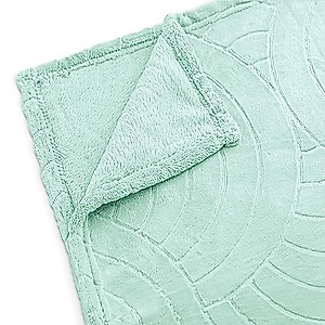 SOFTBEAR Mint Green Throw Blanket Flannel Fleece Semi-Circular Pattern, Soft, Fluffy, Plush and Warm Blanket for Bed, Couch, Sofa, Camping