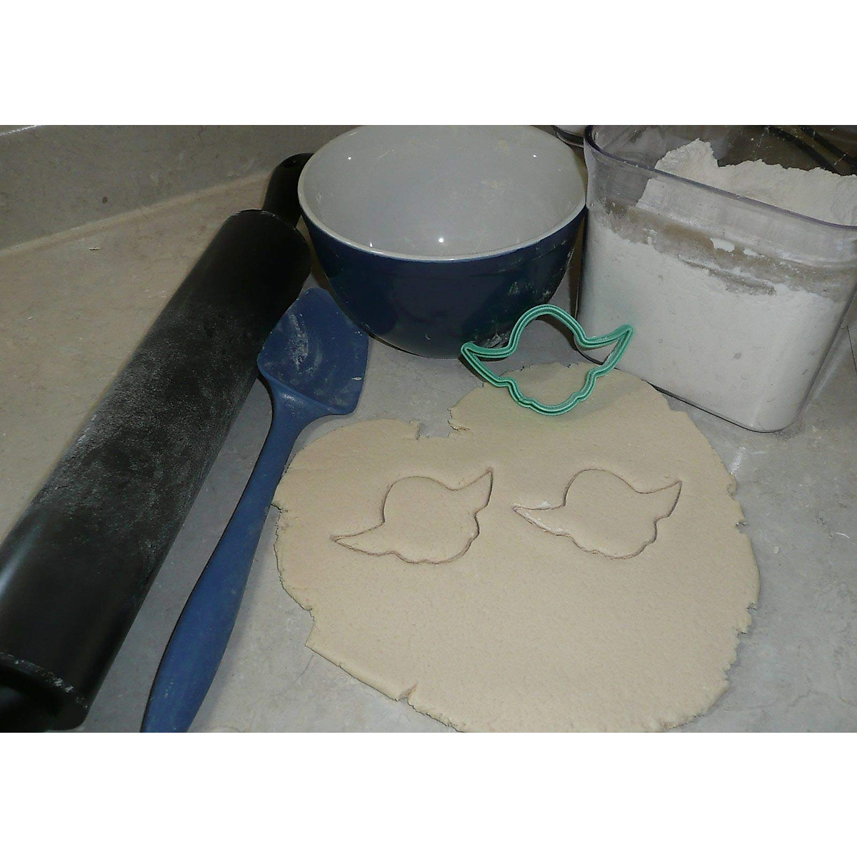 YODA OUTLINE HEAD FACE JEDI MASTER STAR WARS MOVIE CHARACTER LIGHTSABER SPECIAL OCCASION COOKIE CUTTER BAKING TOOL USA PR2045