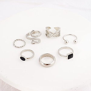 HUASAI Knuckle Snake Rings Set Halloween Crystal Snake Rings for Women Girls Snake Stacking Ring Boho Stacking Rings for Teen Girs (Black Crystal Rings)