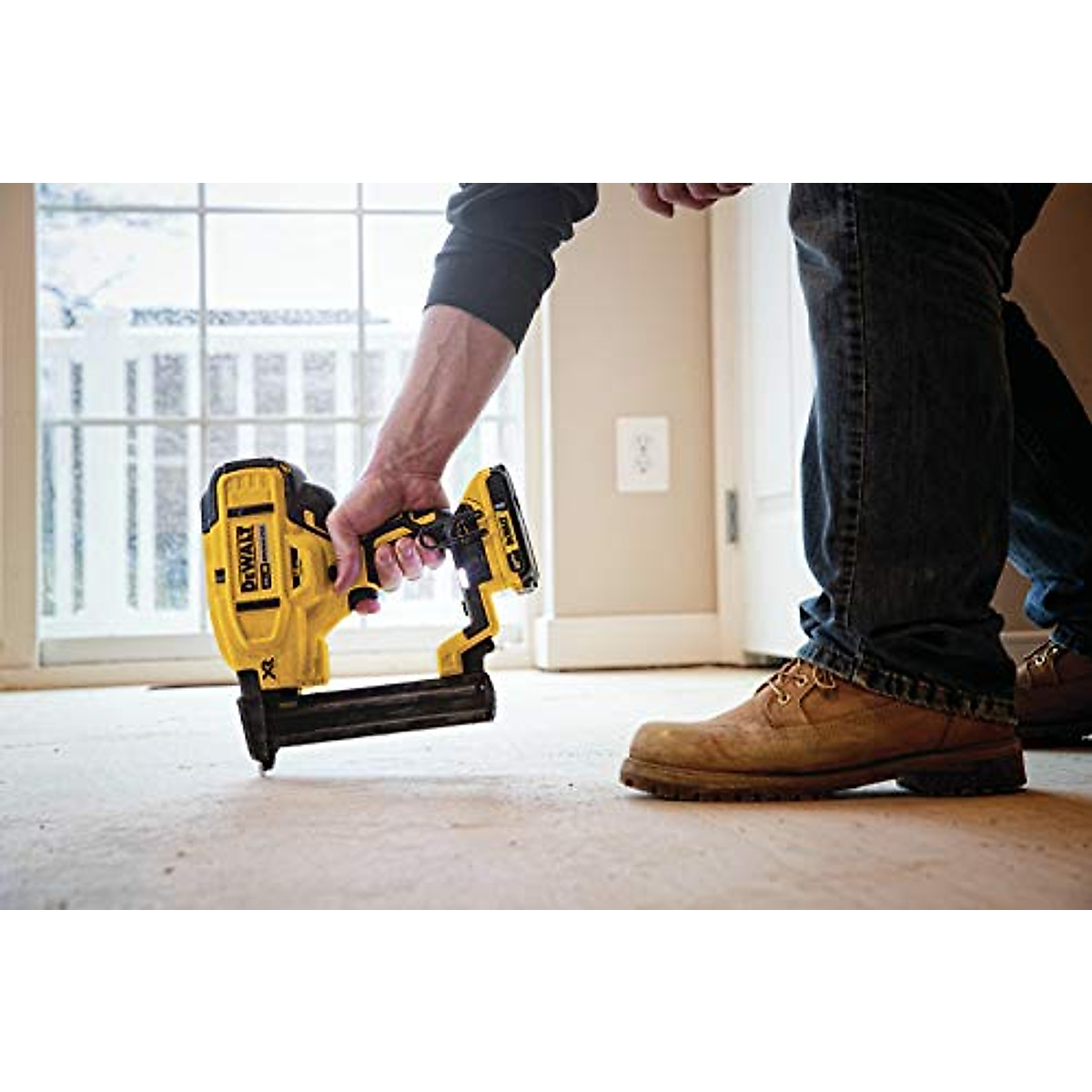 DEWALT 20V MAX* Narrow Crown Stapler, 18GA, Tool Only (DCN681B)