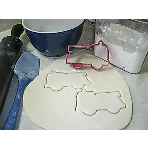 FIRE TRUCK FIRETRUCK ENGINE VEHICLE FIREMAN SAM COOKIE CUTTER MADE IN USA PR909