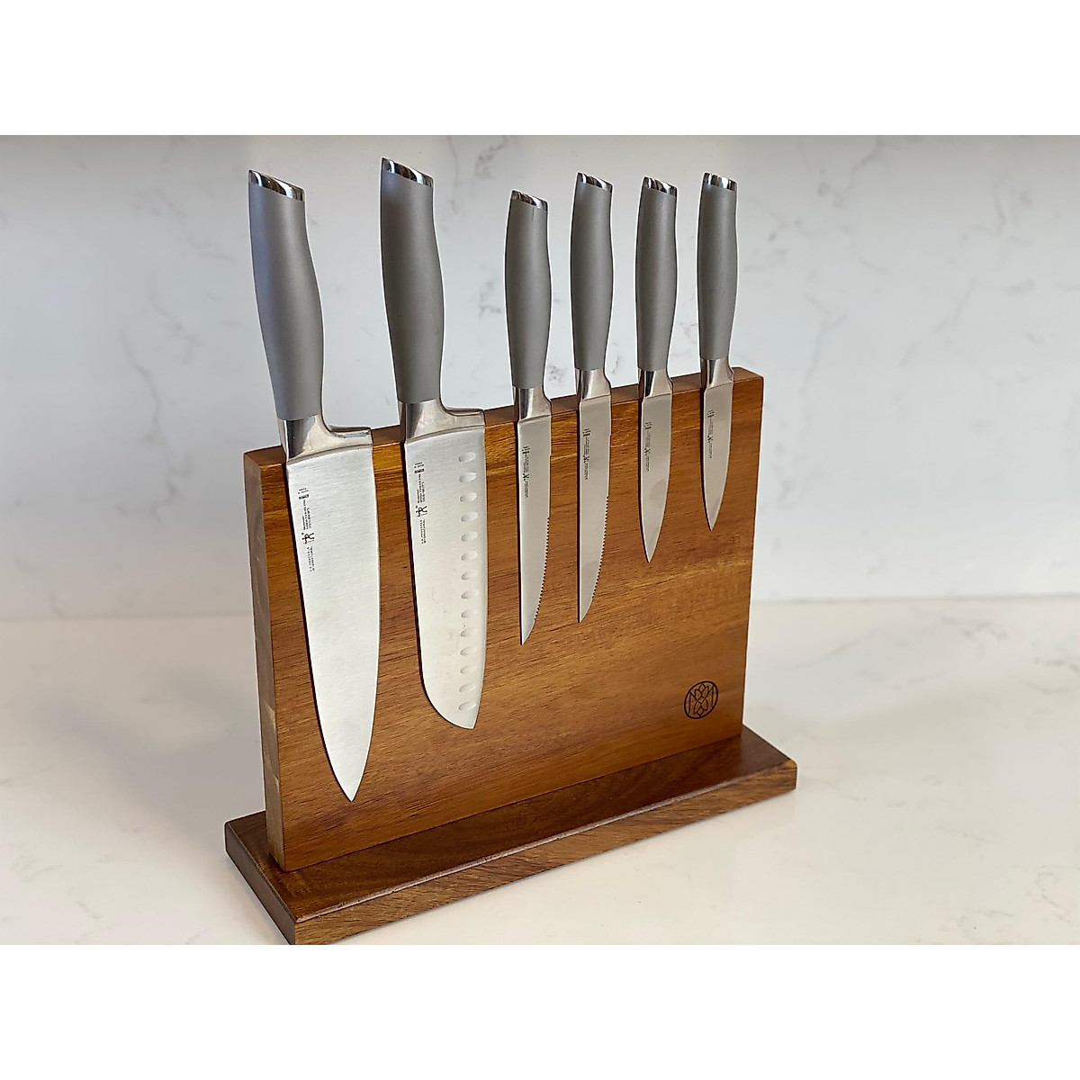 Omni Felix Magnetic Knife Block, Clean and Efficient Knife Holder and Storage, Beautiful Natural Acacia Wood Knife Display Stand, Strong Magnetic Double Sided Kitchen Knife Holder