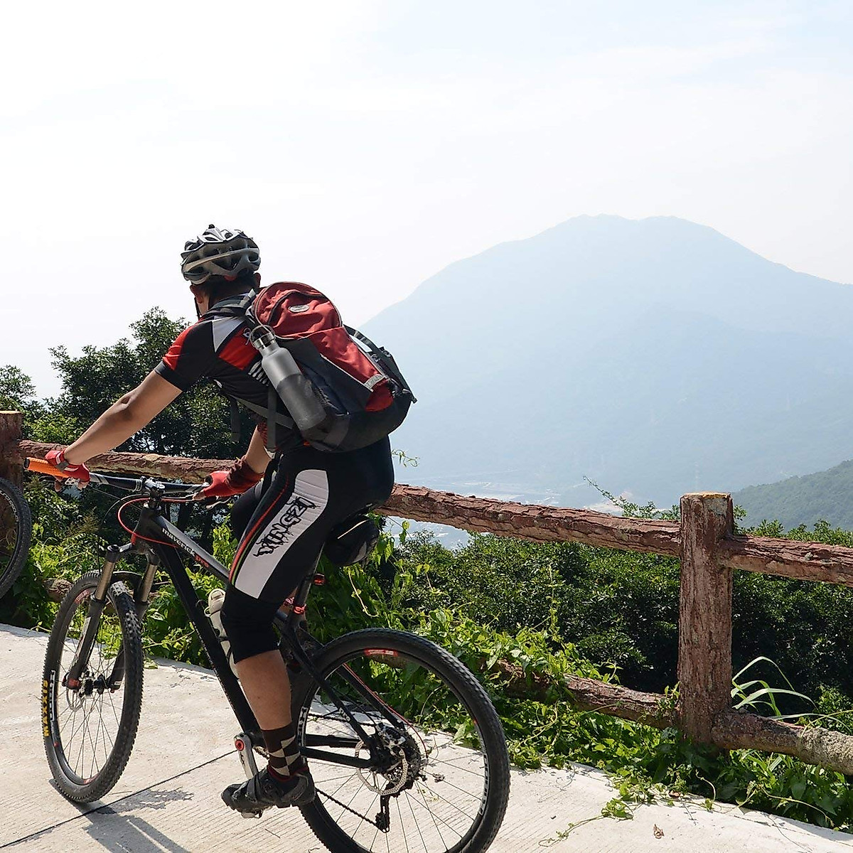 TOPOKO 25 oz Stainless Steel Vacuum Insulated Water Bottle, Keeps Drink Cold up to 24 Hours & Hot up to 12 Hours, Leak Proof and Sweat Proof. Large Capacity Sports Bottle Wide Mouth Metal Lid (Grey)