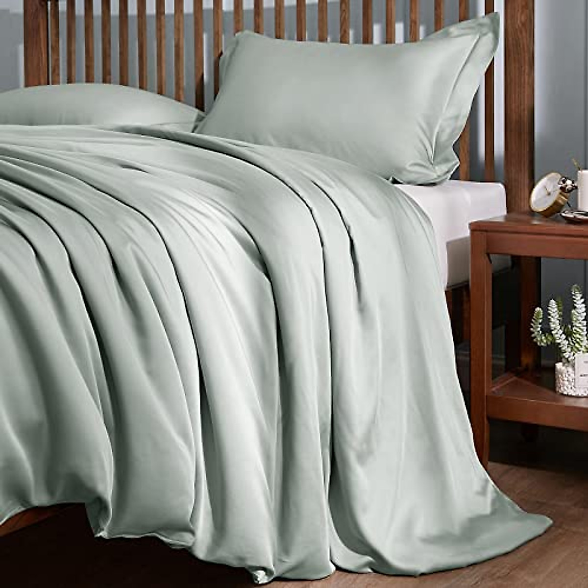 Cooling Duvet Cover Set Rayon derived from Bamboo, Queen Size Silky Green 3PCS 300TC Luxury Comforter Cover 90" x 90", Oeko-Tex Cooling Duvet Covers with Zipper Closure and Corner Ties