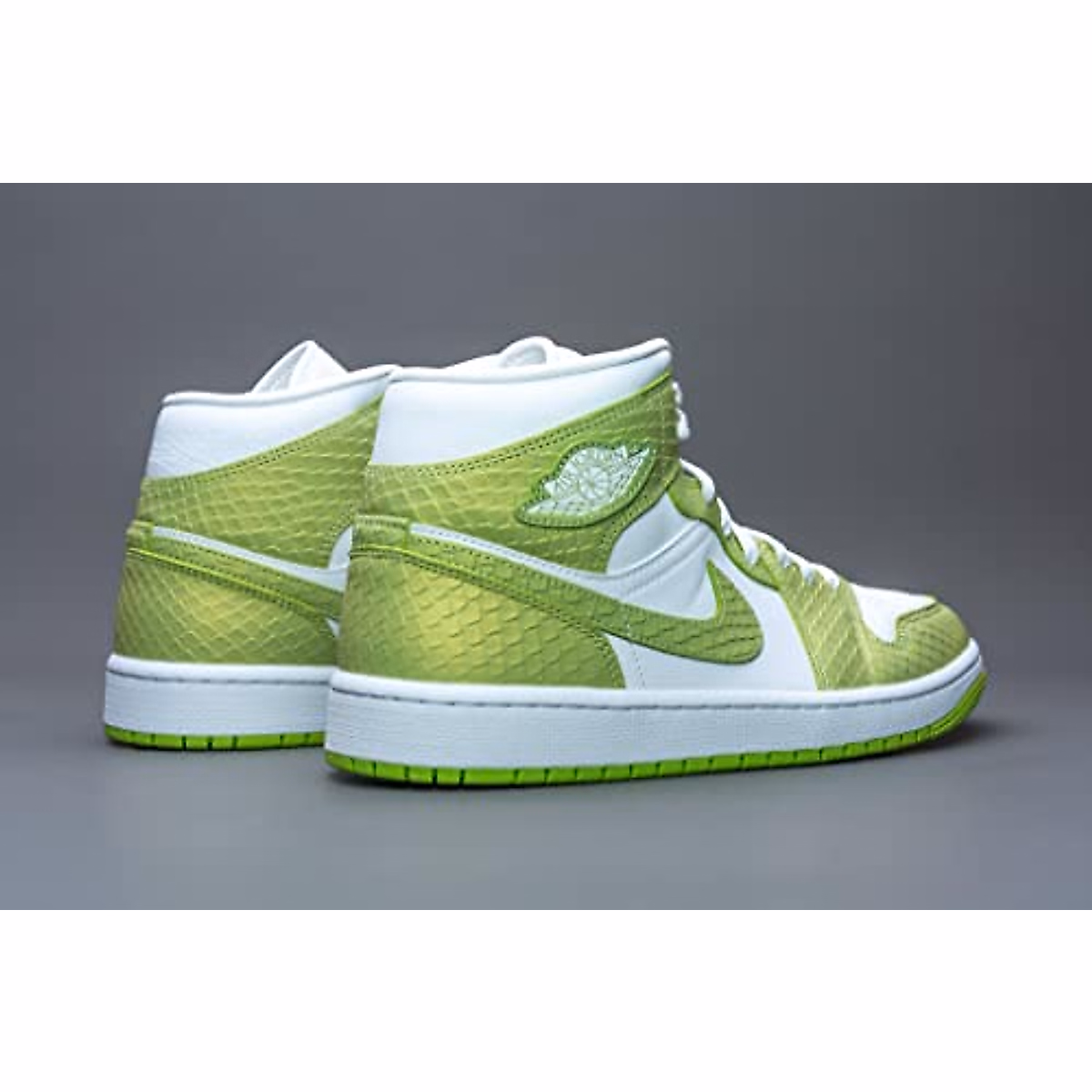 Jordan Womens WMNS Air 1 Mid SE DV2959 113 Green Python - Size 6.5W