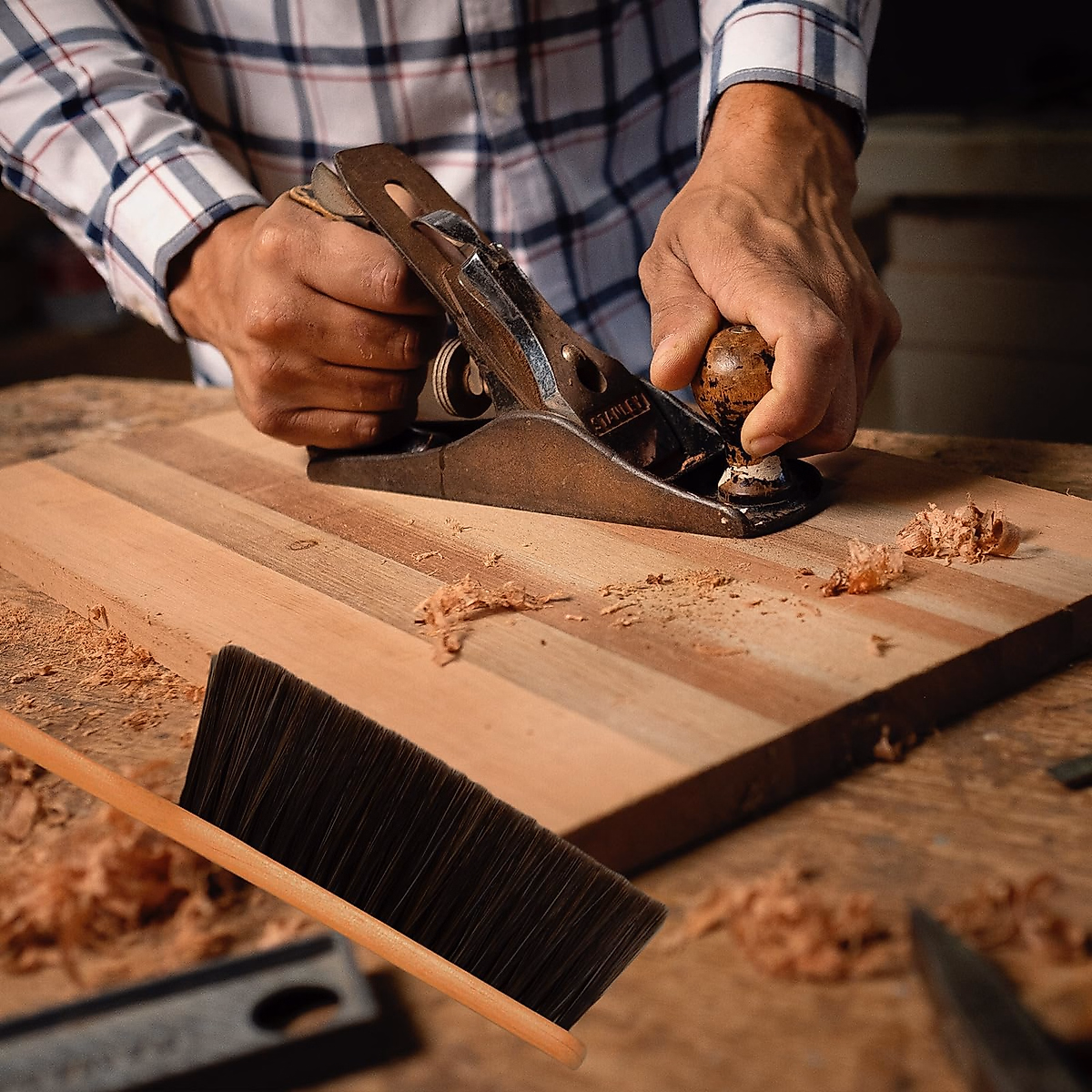 Woooden Hand Whisk Broom Small Hand Broom Dust Brush with Wood Handle Bench Brush Soft Bristle Broom for Couch Car Fireplace Bed Household Cleaning(Brown)