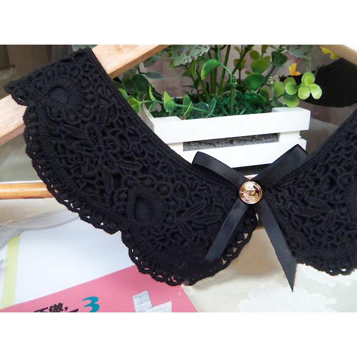 Vpang Detachable Blouse False Collar Sweet Lace Flowers Fake Collar Choker Peter Pan Necklace (Black)