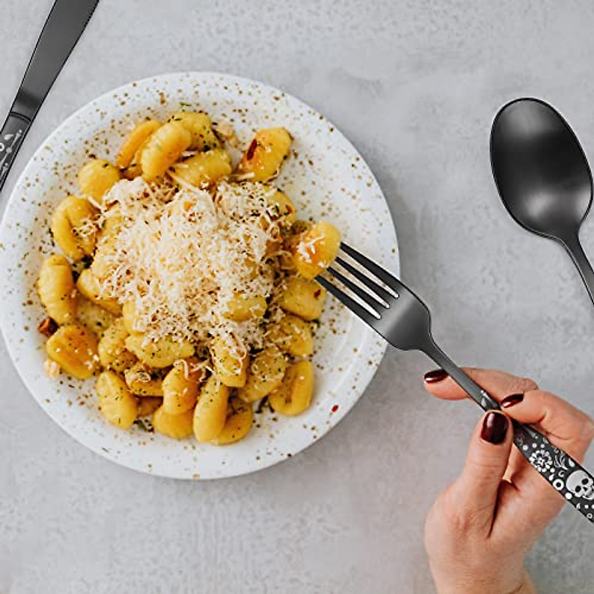 OIULO Pattern Matte Silverware Set for 8,40-Piece Gothic Matte Black Flatware set,Unique Pattern Design,Satin Finish Cutlery for 8,Halloween Skull Tableware Utensils for Kitchen Square