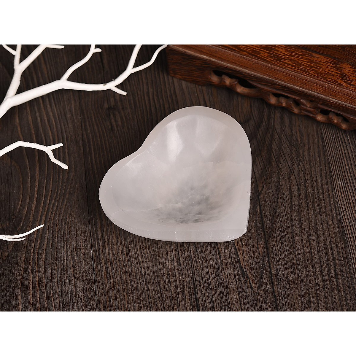 AMOYSTONE Natural Selenite Bowl Heart Shaped Selenite Plate for Crystals 4-4.7" for Reiki Healing Meditation Decoration