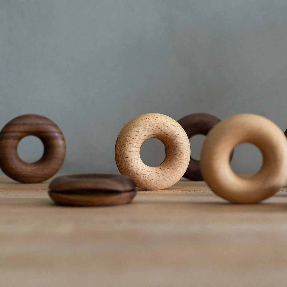 5 Pack Wooden Food Sealing Clip Donut Sets, Donut Shape Snack Bag Sealer Coffee Bags Clamp for Home Kitchen Seal Storage Keeps Food Fresh(Beech Wood)
