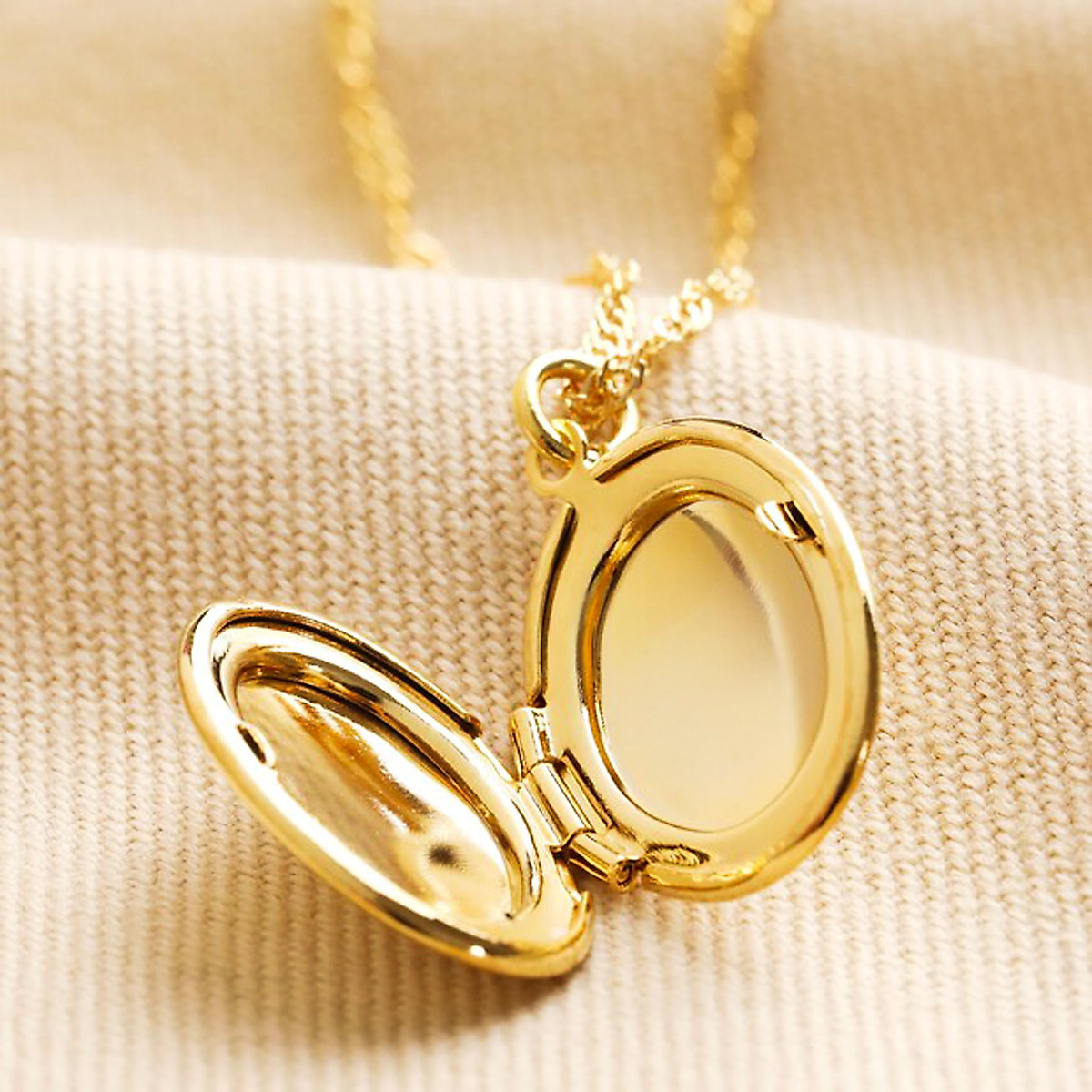 Modern Moments Gold Locket Necklace For Women - Oval Locket Pendant Necklace With Picture Inside - 16-18"