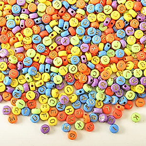 HERZWILD 1000pcs Alphabet Beads Acrylic Letters (A-Z) Beads Colored Letter Beads 4 * 7mm Flat Round Craft Beads for Jewellery Craftsfor Jewellery Crafts (47 Gold-Color/C)