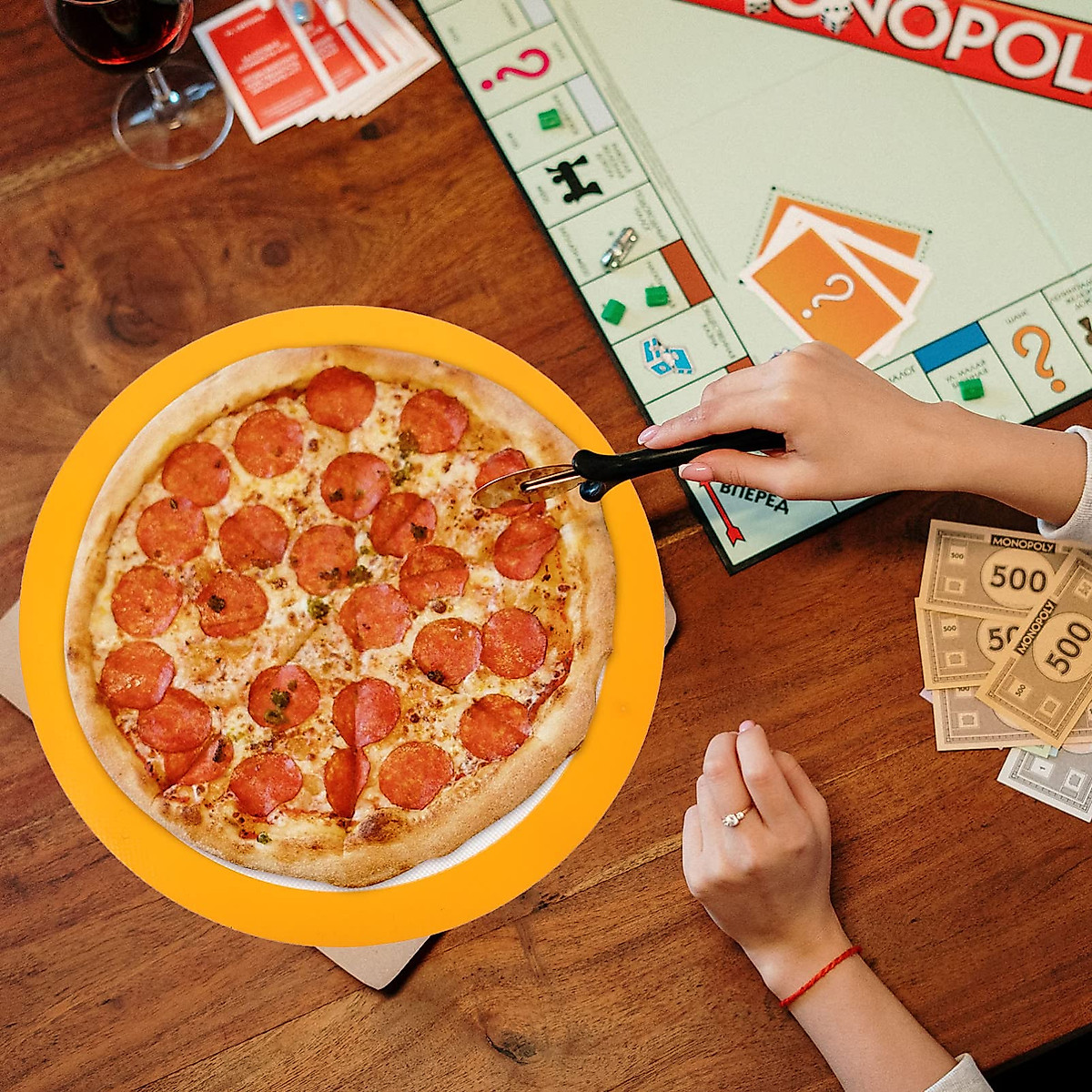 YARNOW Non Stick Baking Mat, Round Silicone Baking Mat, Reusable Silicone Mat for Pie Bread Macaron Pastry Tortilla (12 Inch, Random Color)