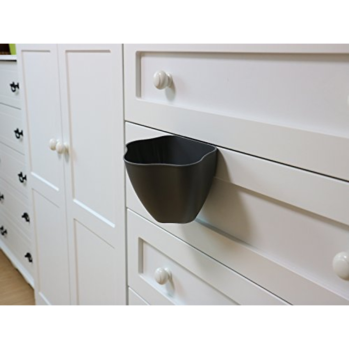 NEED&NEED Kitchen Sink Garbage Basket Multi-Functional Hanging Trash Can Scraps Containers Organizer Countertop Basket Ivory & Black (Pack of 2)