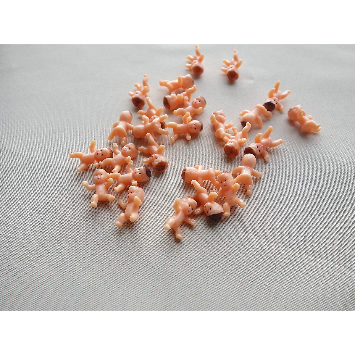 Erewa 50 Pcs 1 Inch Mini Plastic Babies for Ice Cube Game Baby Shower Games Party Favor and Decorations